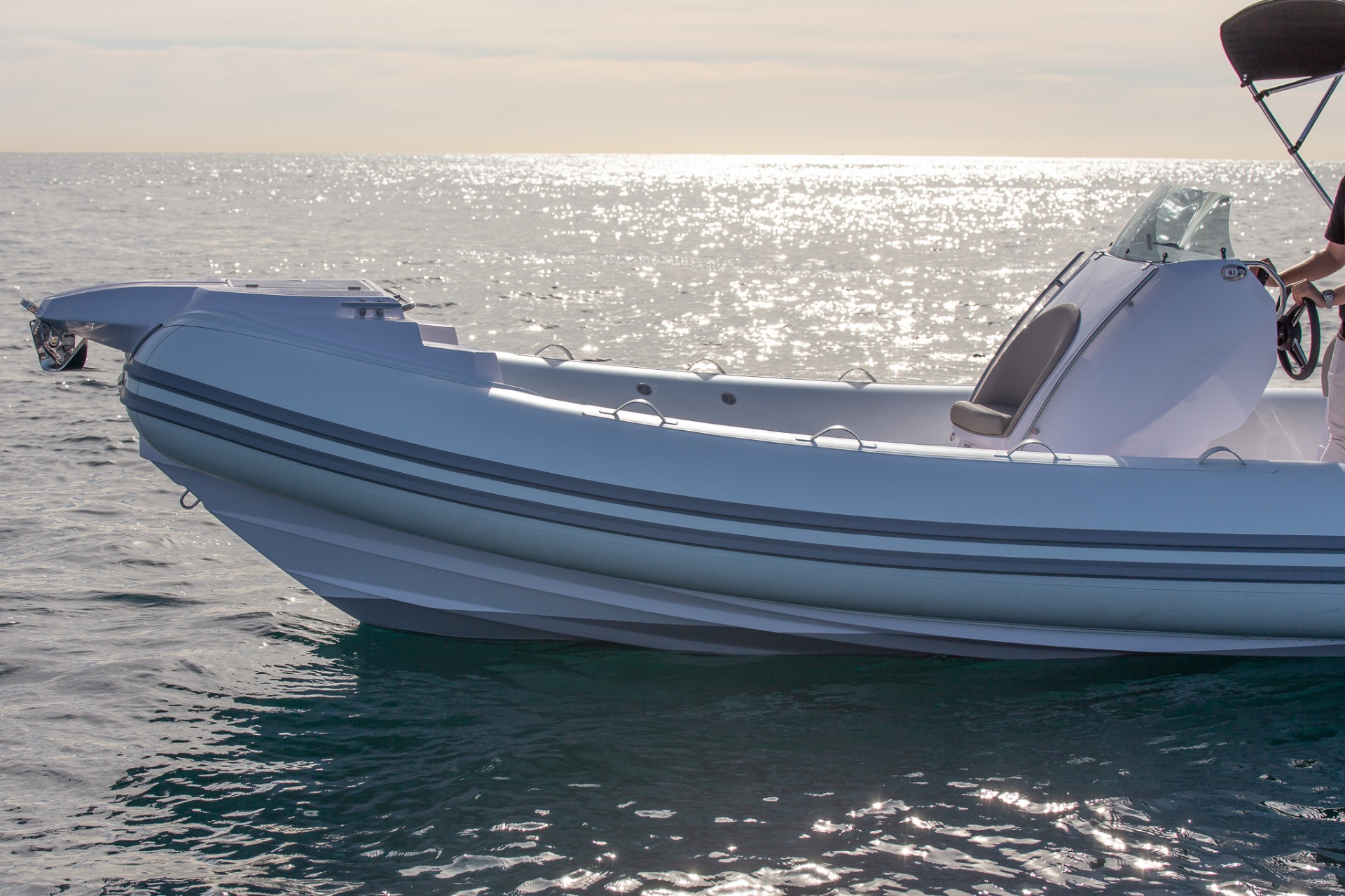 ITALBOATS Predator 750 AS :: VELA Solutions - Yachten, Boote, Antriebe & Mehr
